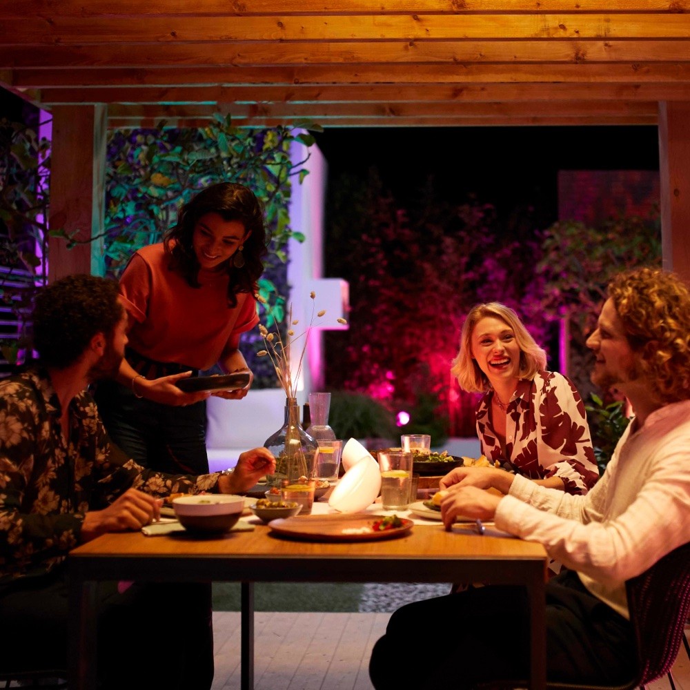 Outdoor lighting deals | Philips Hue