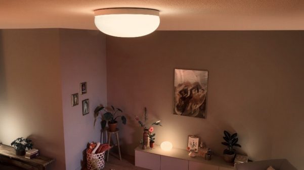 6 small living room lighting ideas | Philips Hue